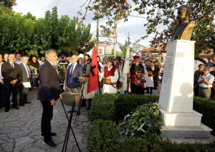 Αποκαλυπτήρια της προτομής του Στρατηγού Δημητράκη Πλαπούτα και ...